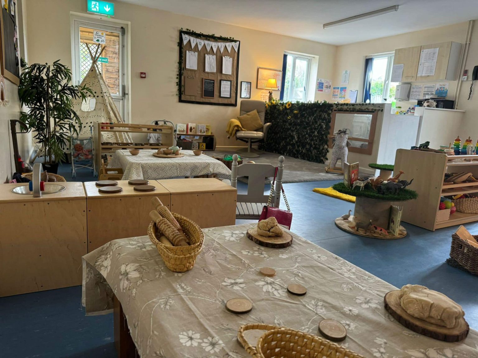 About Us - Goose Hill Day Nursery